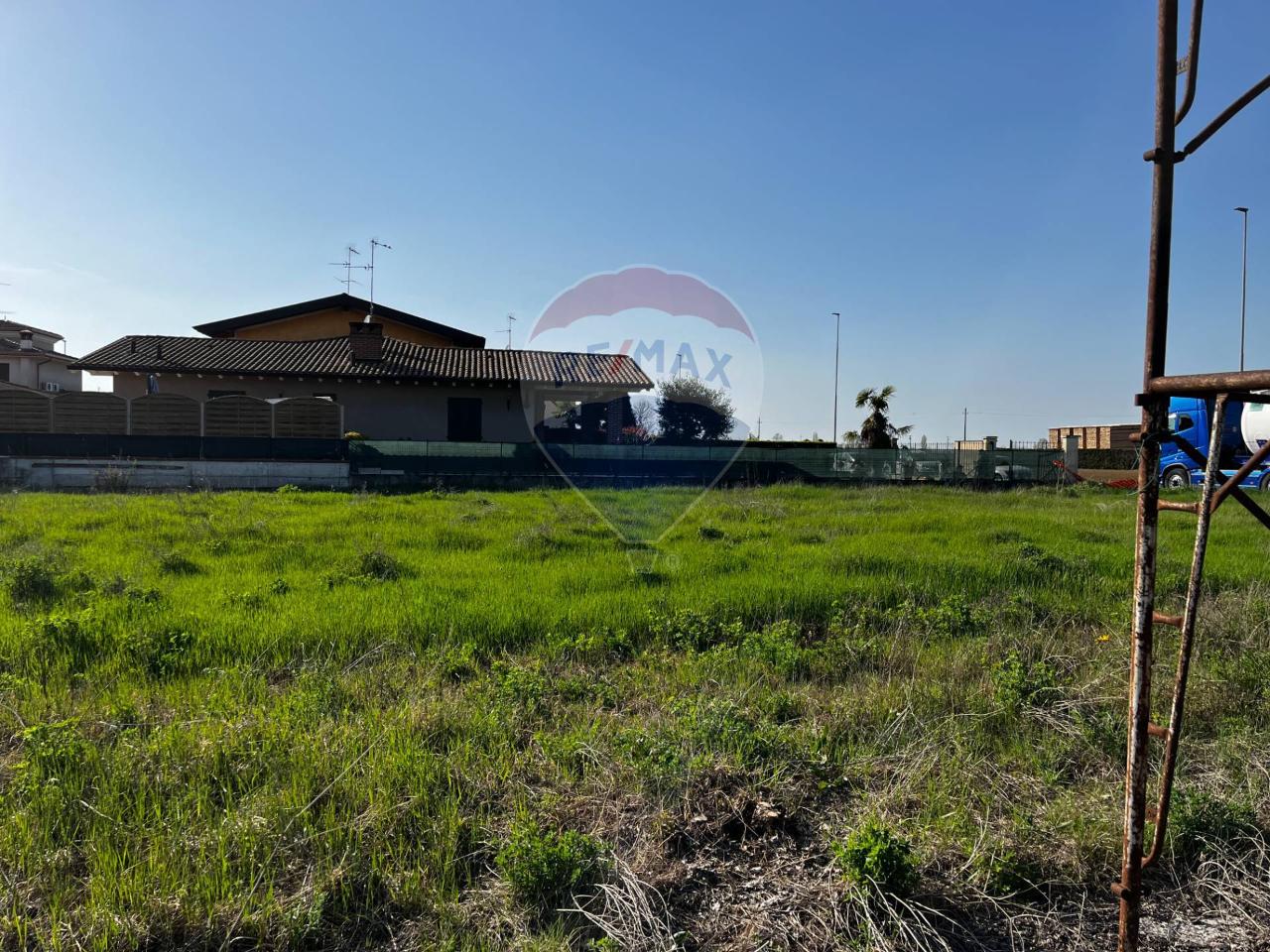 Terreno edificabile in vendita a Gottolengo