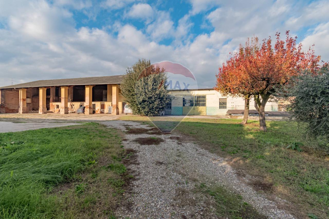 Rustico in vendita a Quinzano D'Oglio