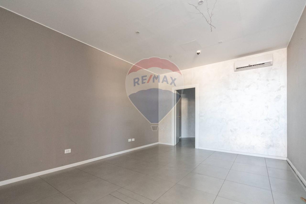 Negozio in vendita a Ghedi