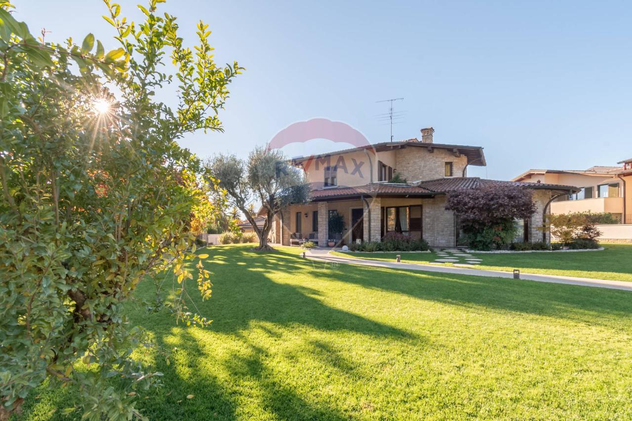 Villa in vendita a Rodengo Saiano