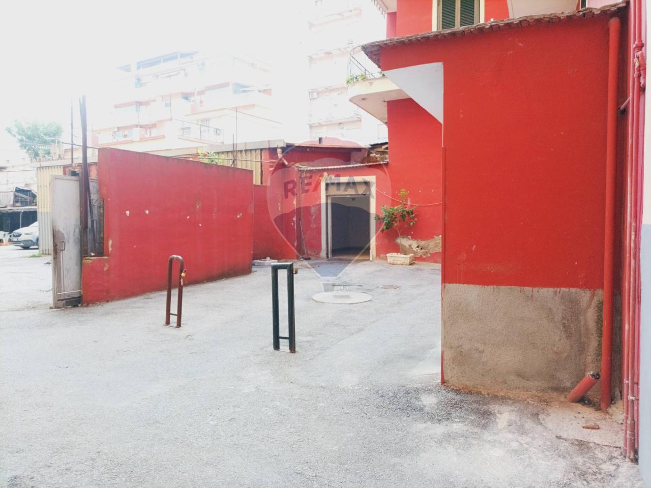 Magazzino in vendita a Pagani