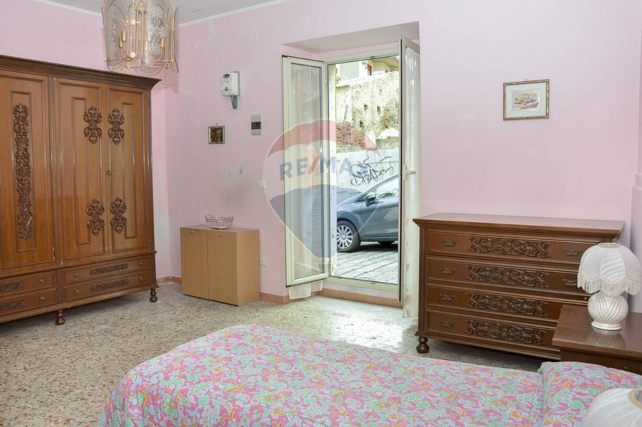 Casa indipendente in vendita a Aci Catena