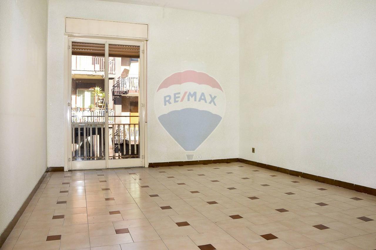 Appartamento in vendita a Aci Catena