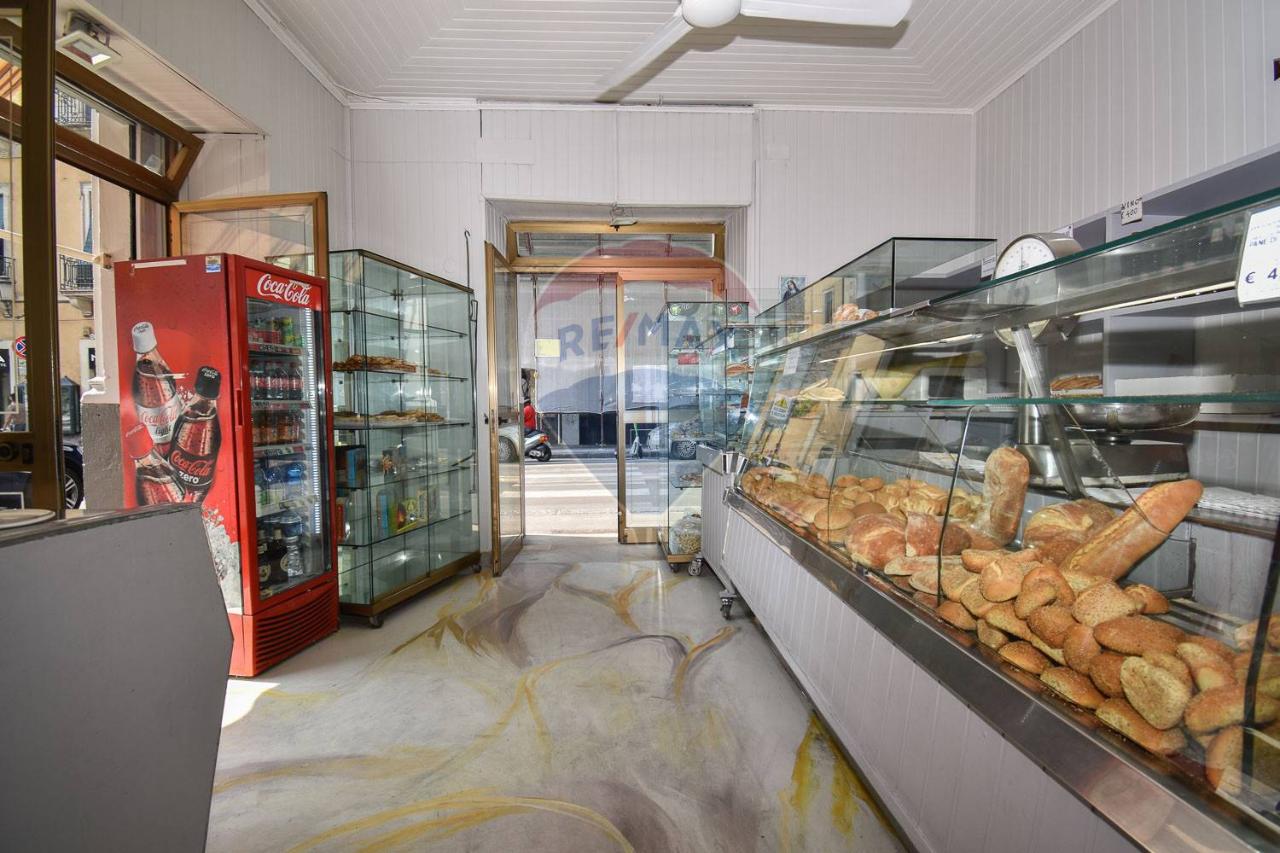 Esercizio commerciale in vendita a Catania