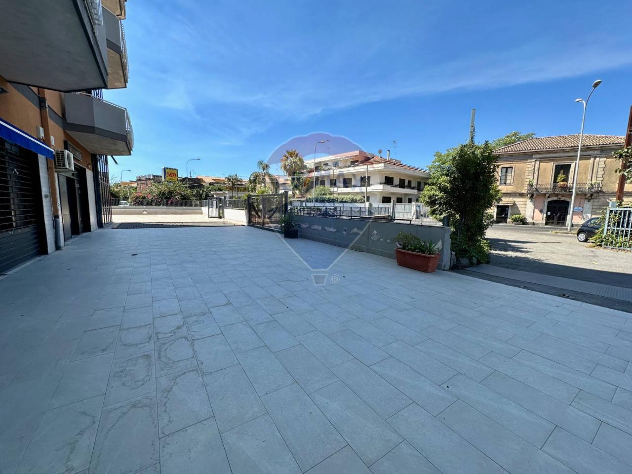 Negozio in vendita a Giarre