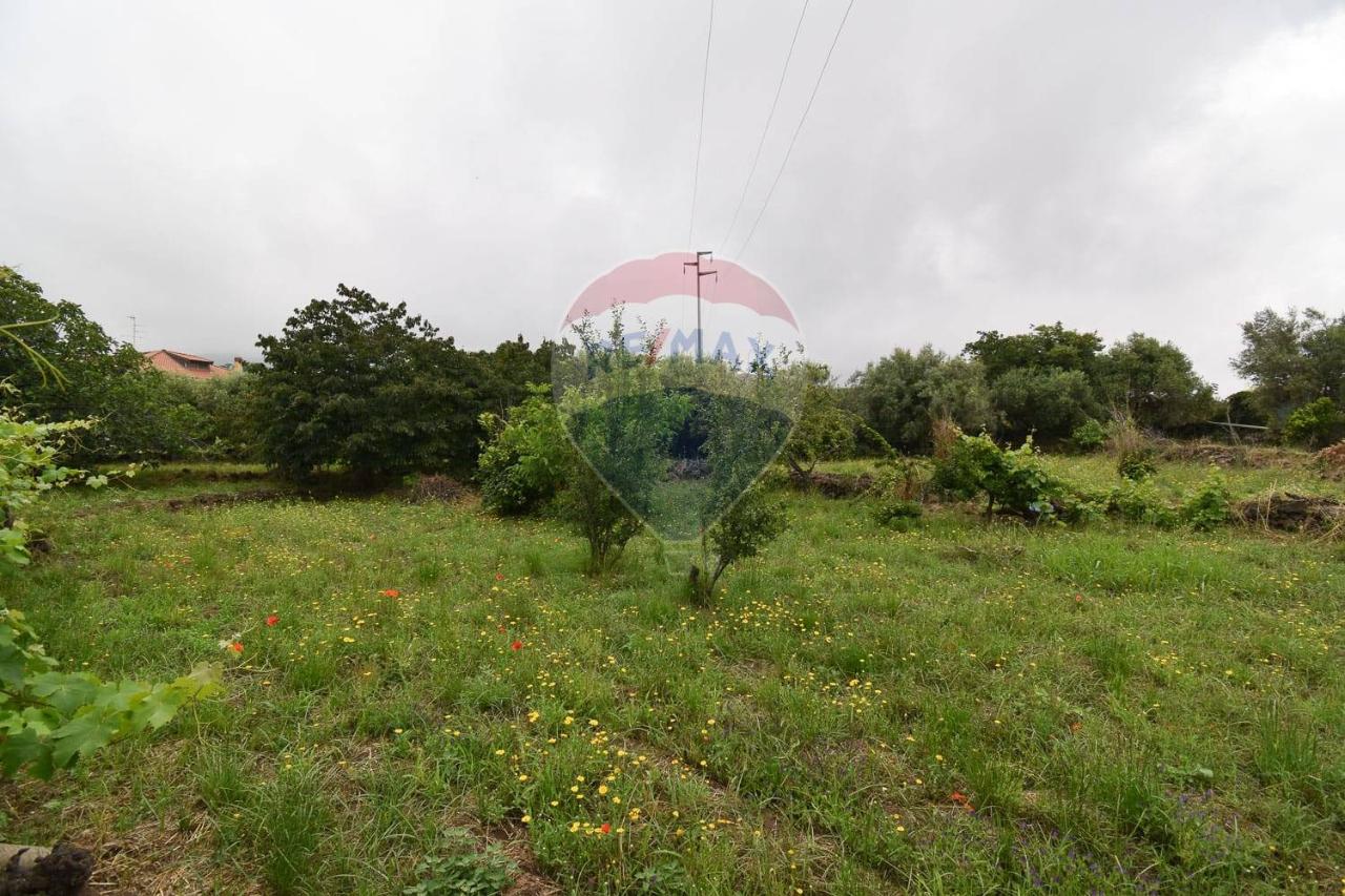 Terreno edificabile in vendita a Aci Sant'Antonio
