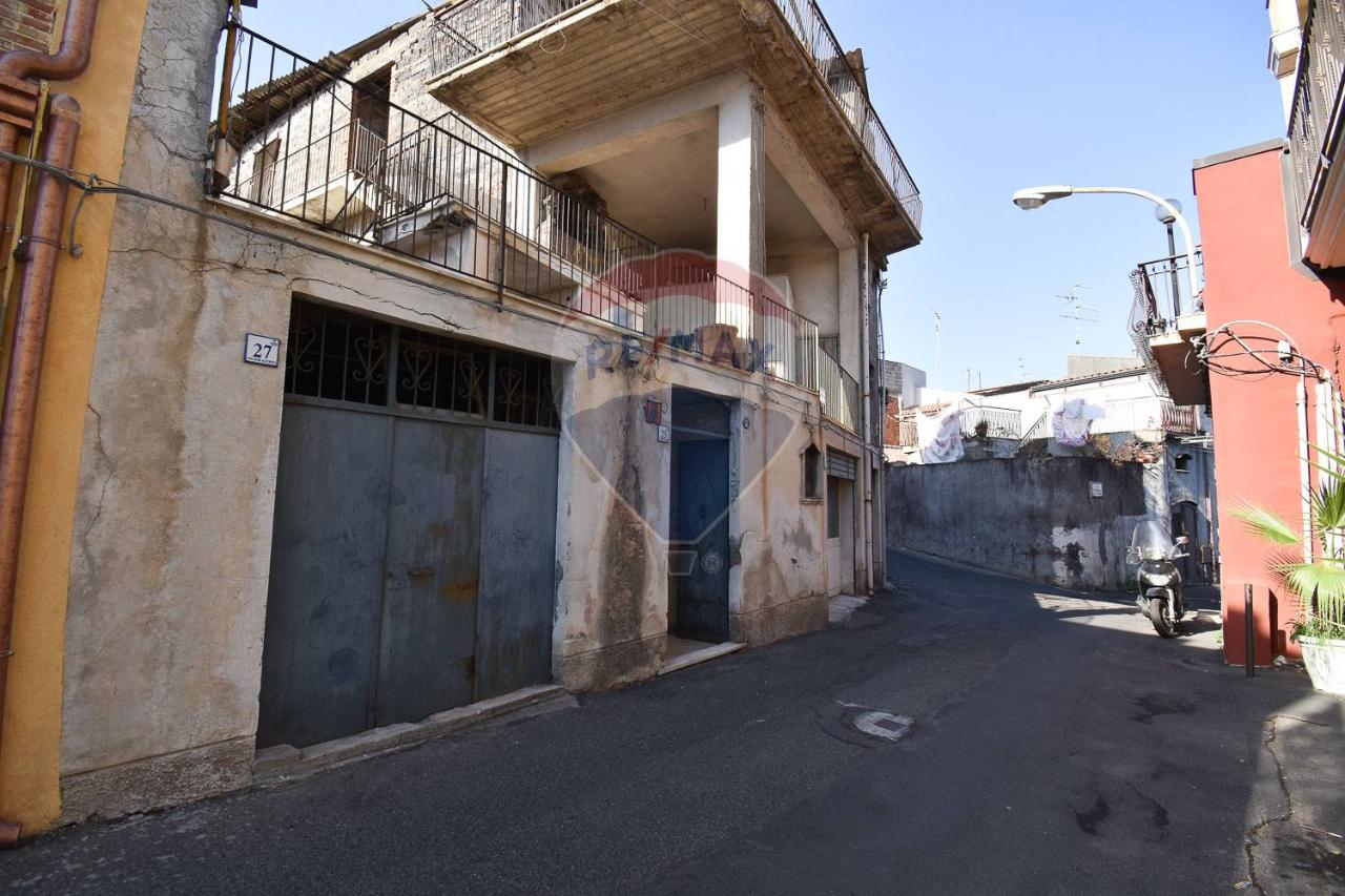 Casa indipendente in vendita a Aci Catena