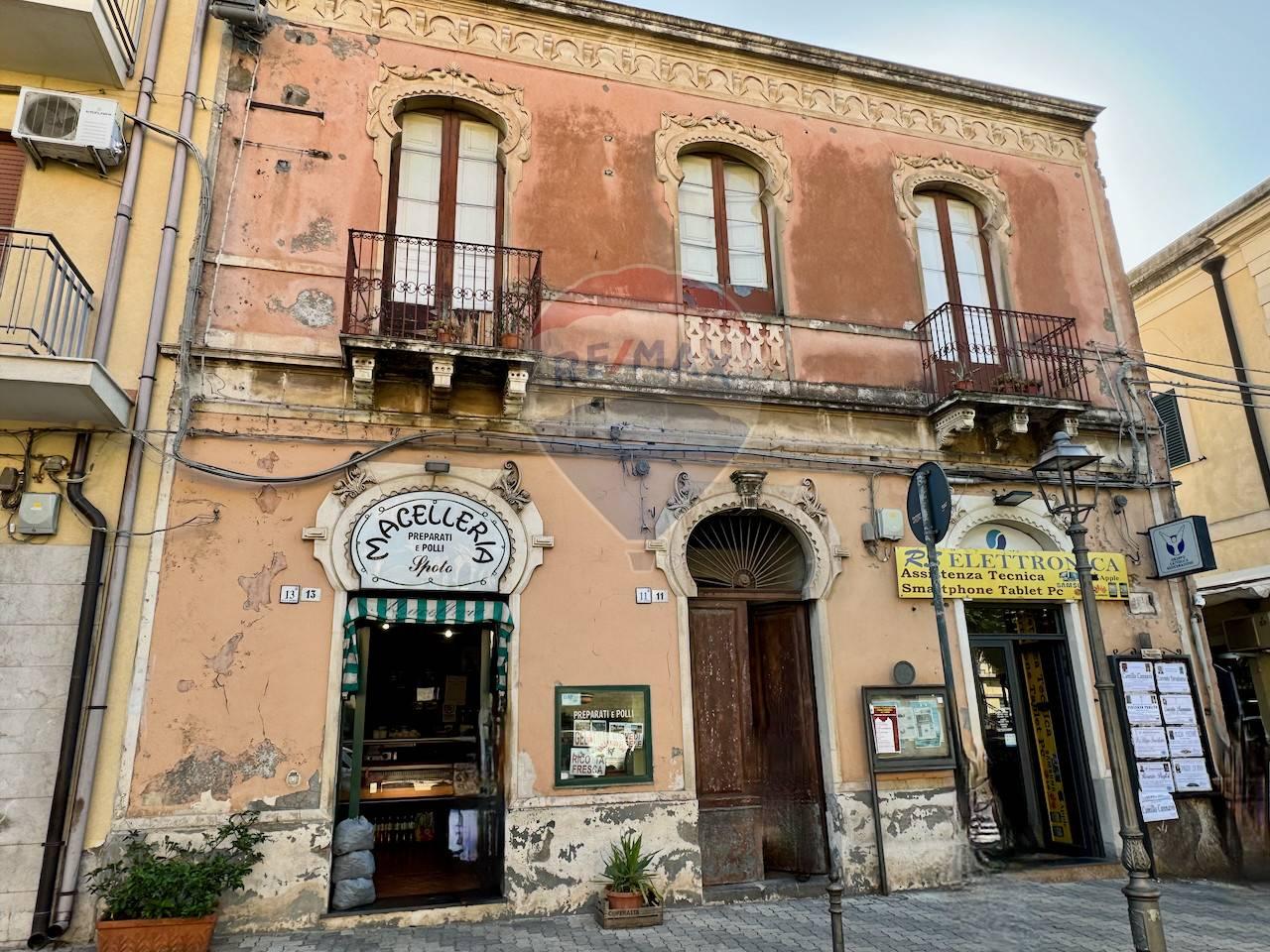 Casa indipendente in vendita a Aci Catena