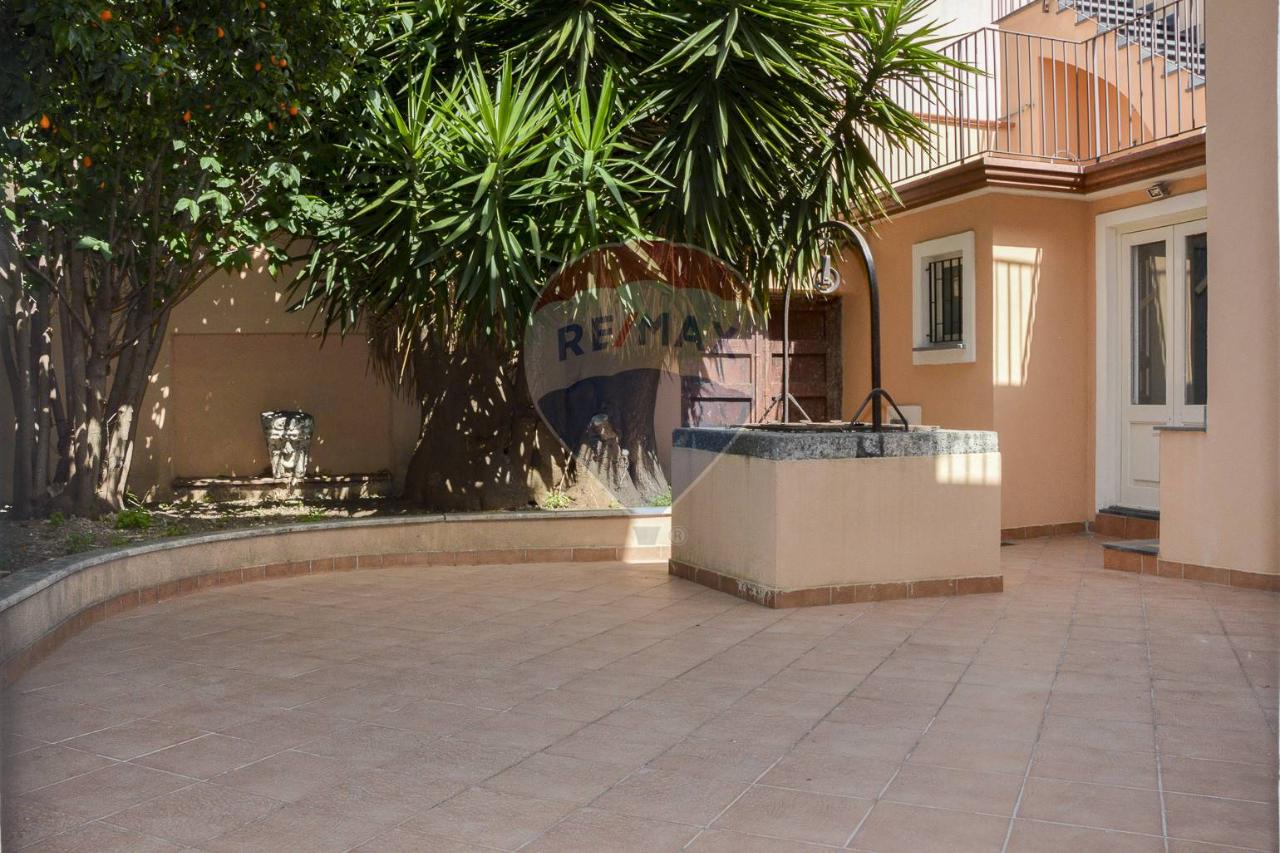 Casa indipendente in affitto a Acireale