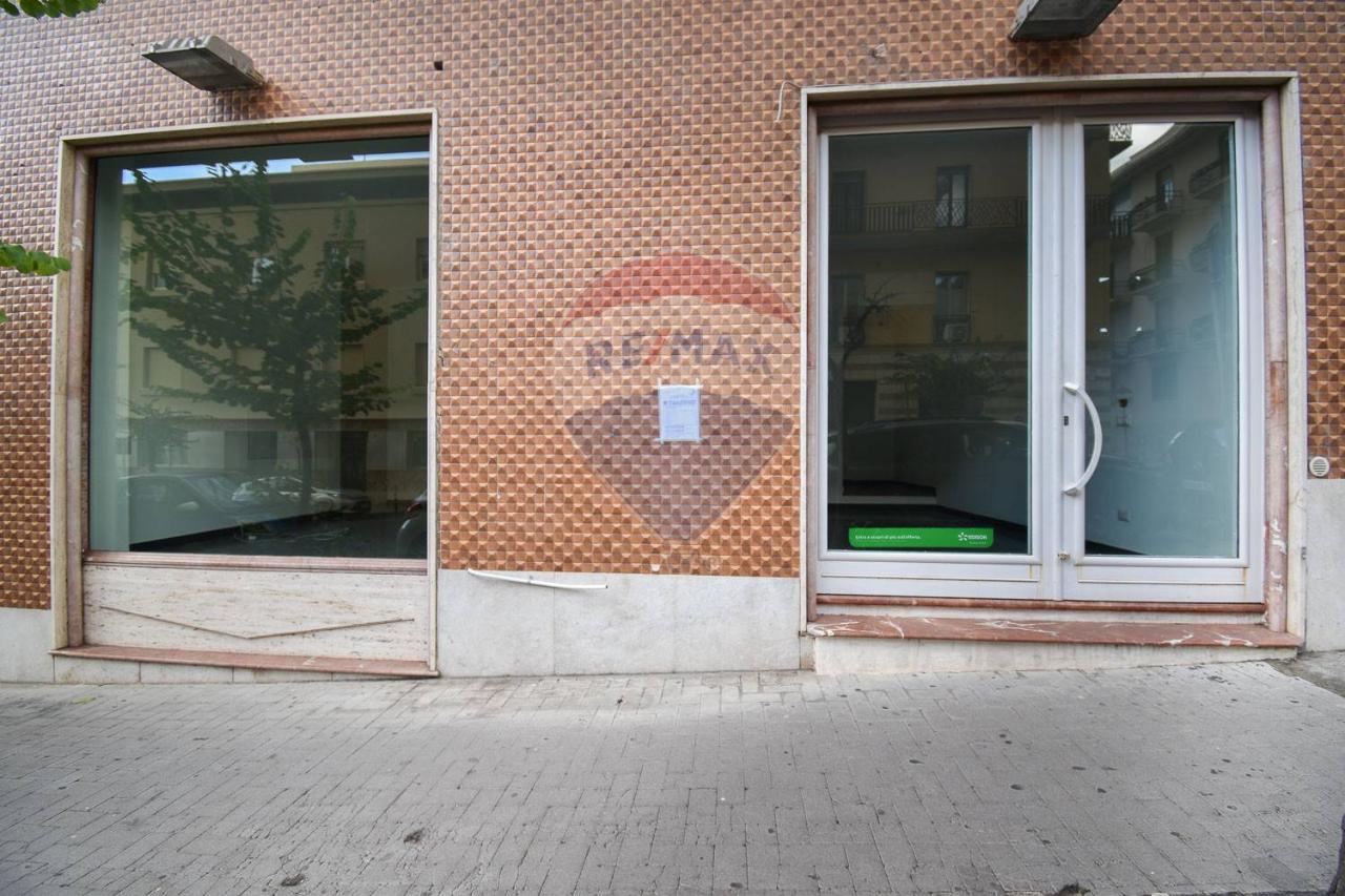 Negozio in affitto a Acireale