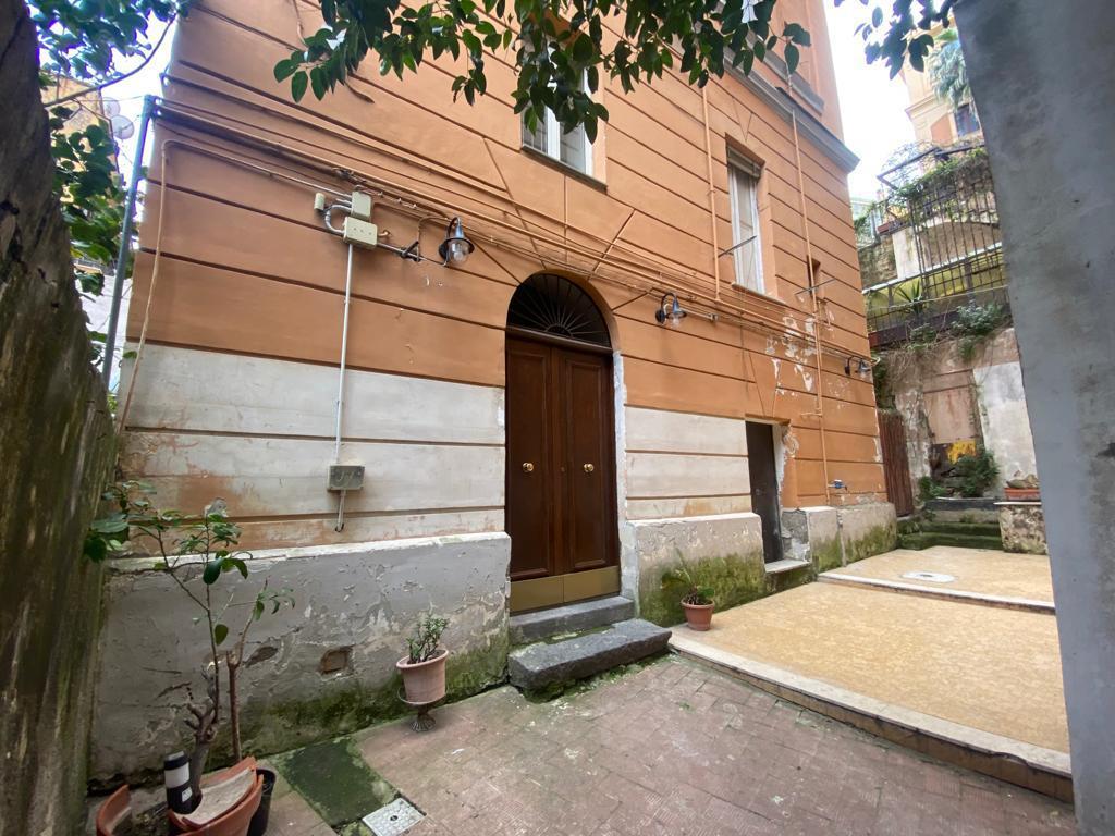 Appartamento in vendita a Napoli