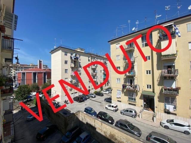 Appartamento in vendita a Napoli
