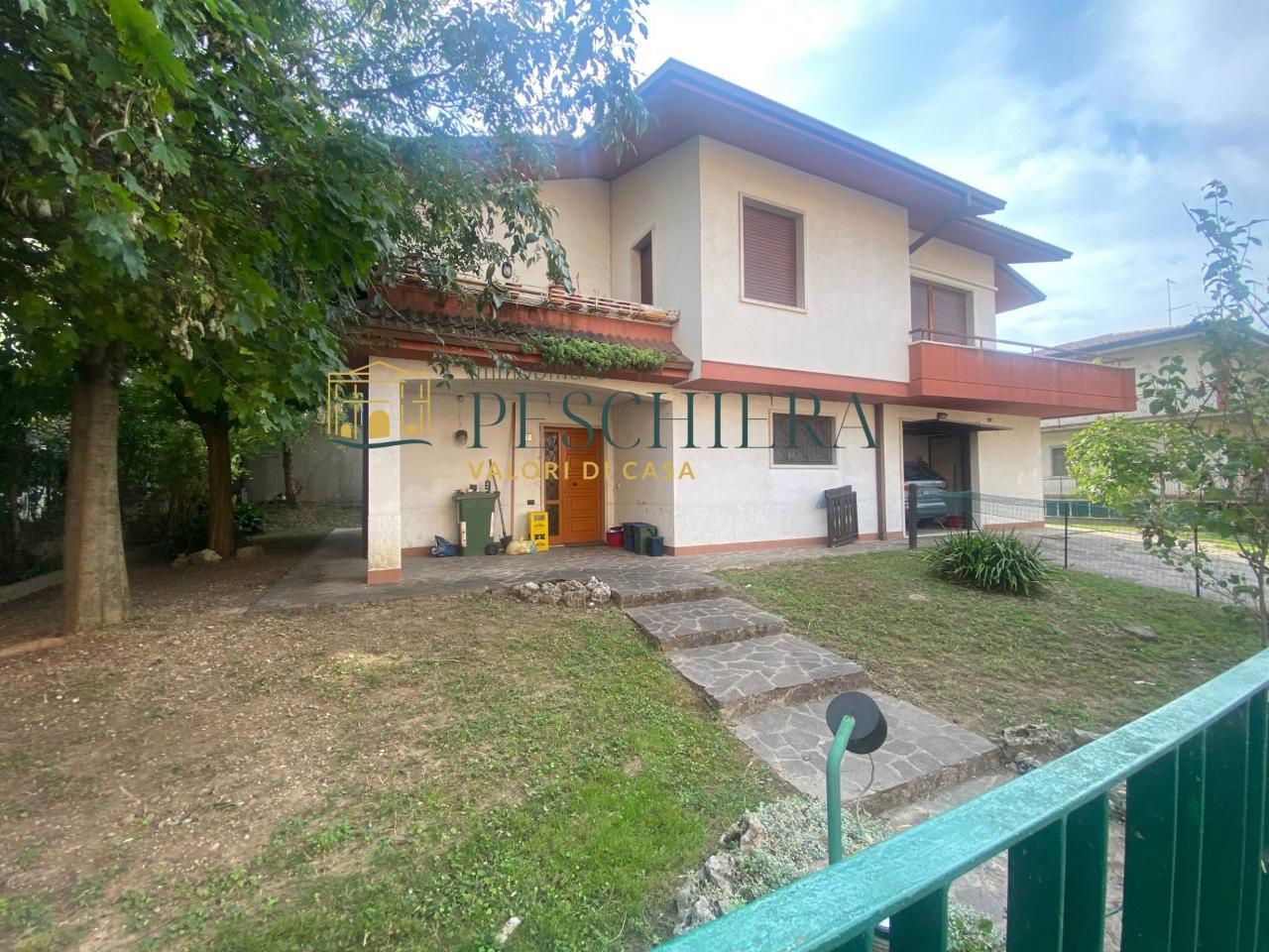 Casa indipendente in vendita a Peschiera Del Garda