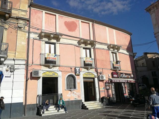 Negozio in vendita a Paterno'