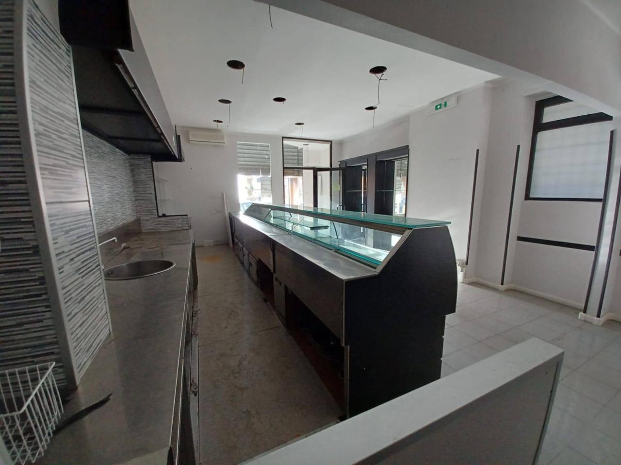 Negozio in vendita a Ariccia