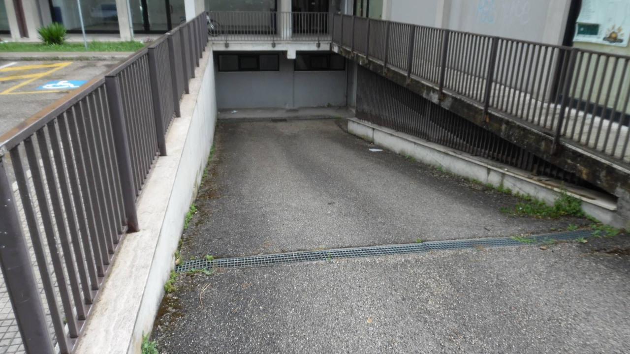 Magazzino in vendita a Monteprandone