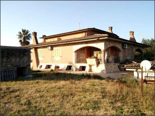 Villa unifamiliare in vendita a Aprilia
