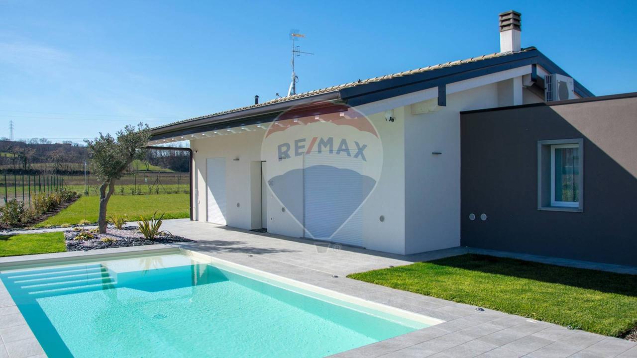 Villa in vendita a Puegnago Sul Garda