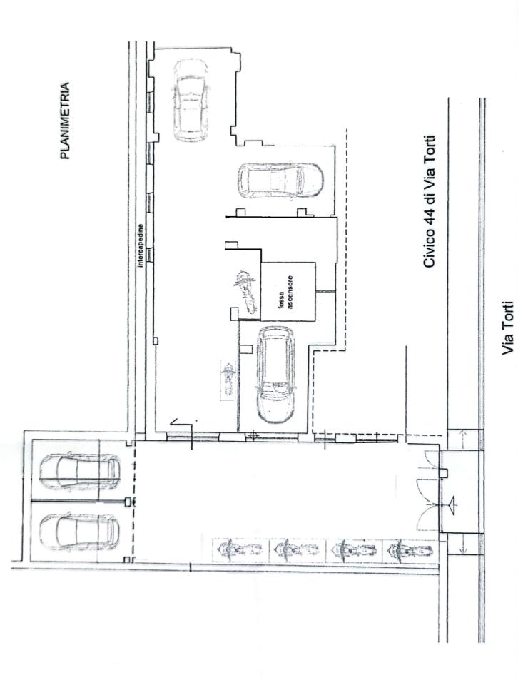 Parcheggio chiuso in vendita a Genova