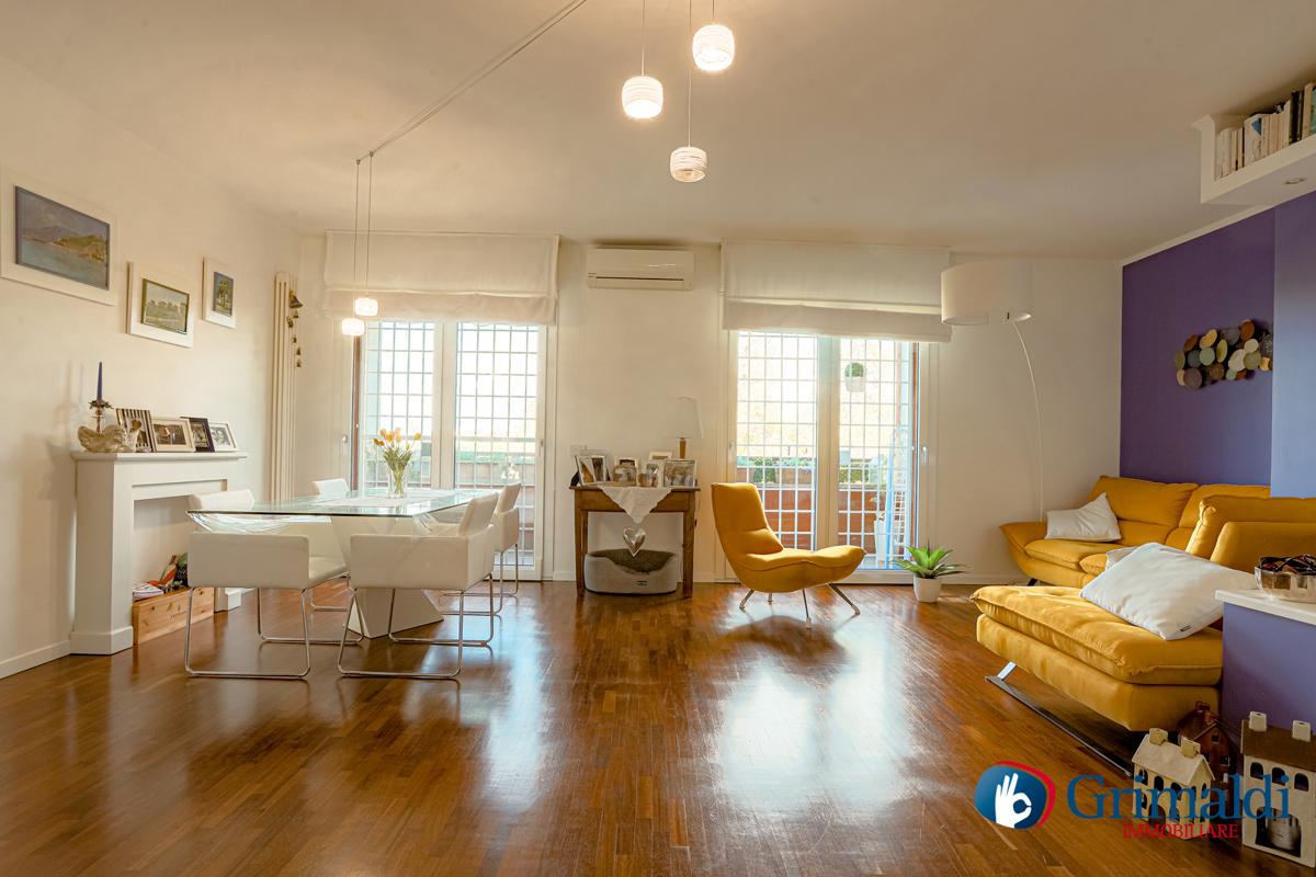 Quadrilocale in Via Mauriac, Roma