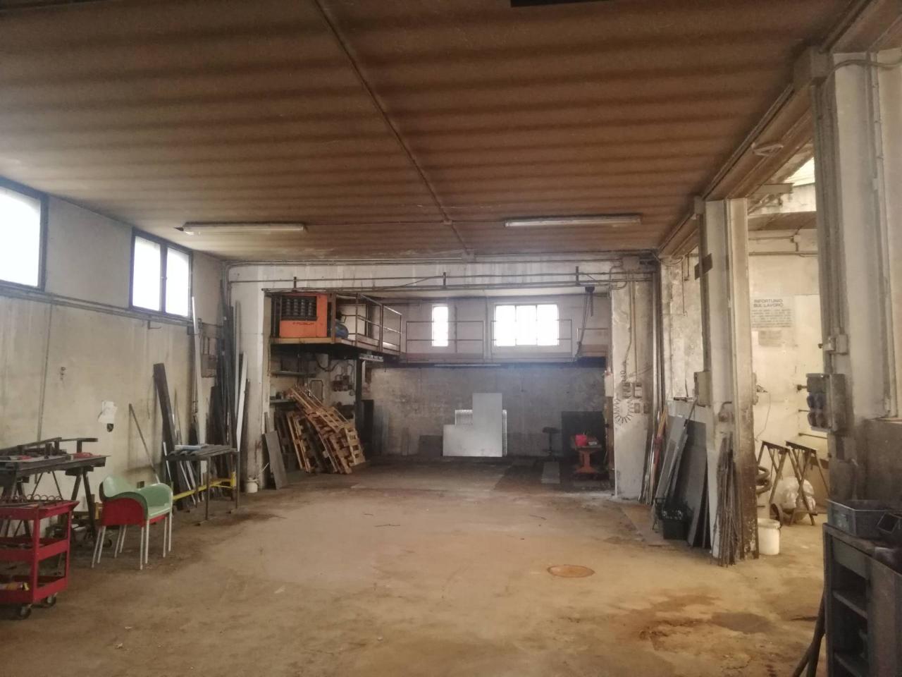 Immobile commerciale in vendita a Cologno Monzese