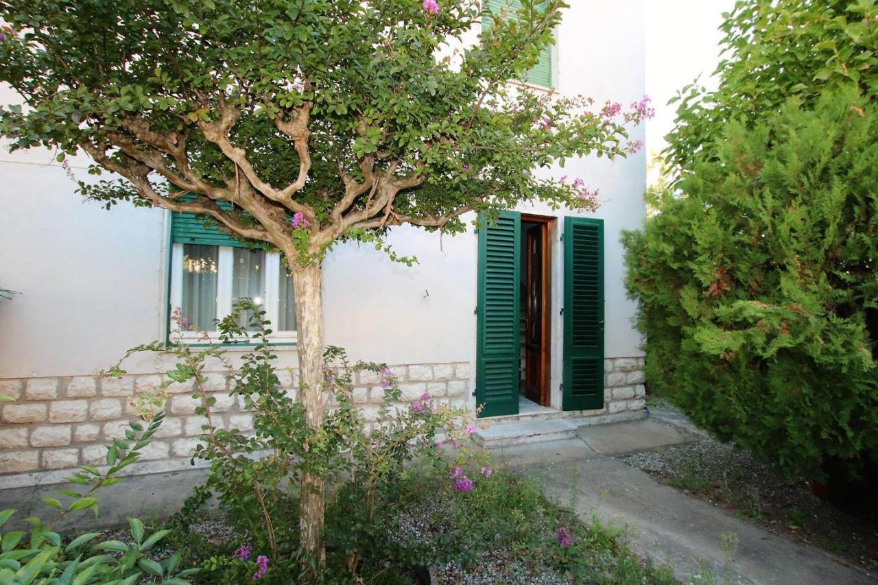 Villa bifamiliare in vendita a Lucca