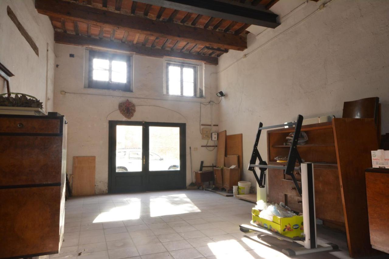 Magazzino in vendita a Lucca