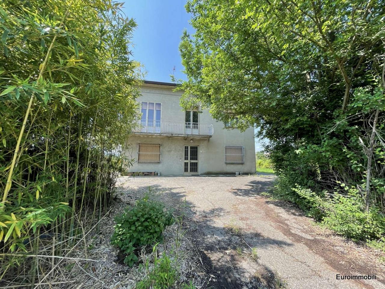 Casa indipendente in vendita a Traversetolo