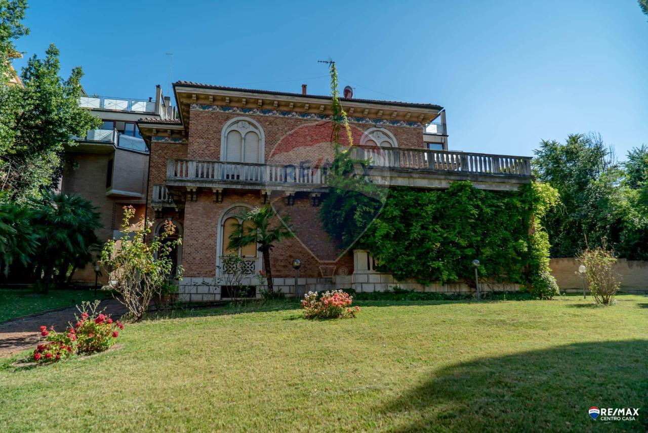 Villa in vendita a Falconara Marittima