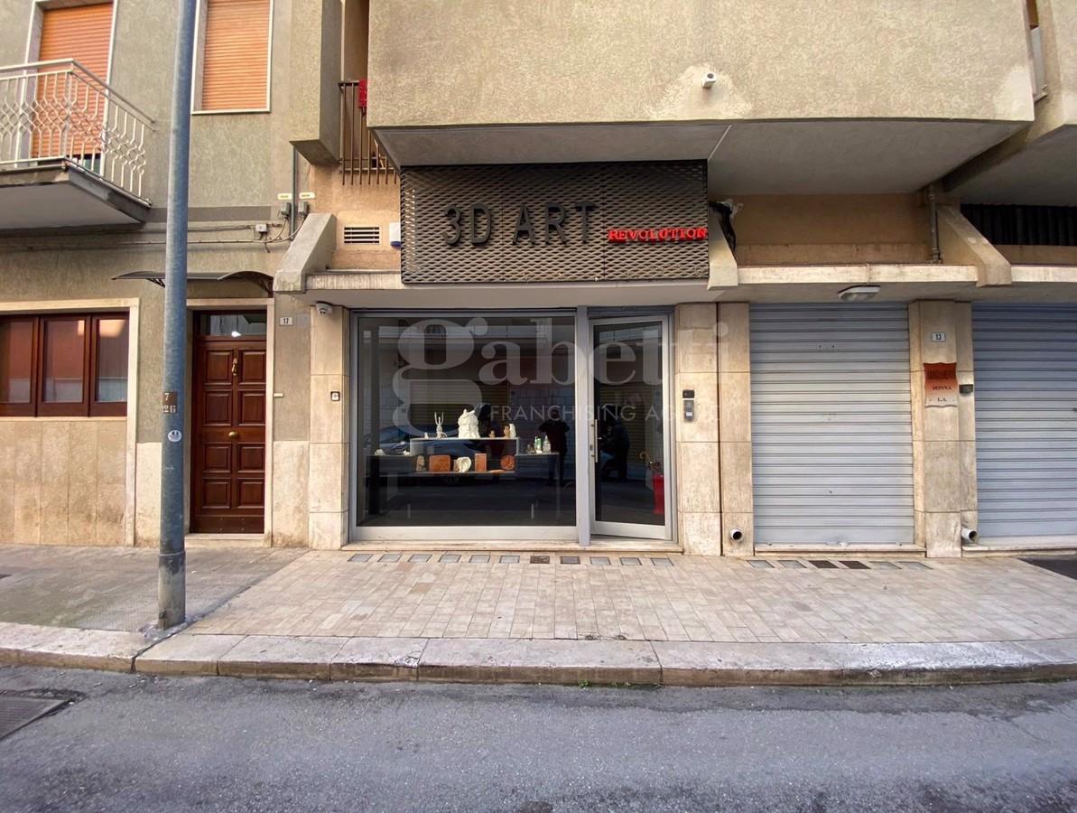 Negozio in affitto a Andria