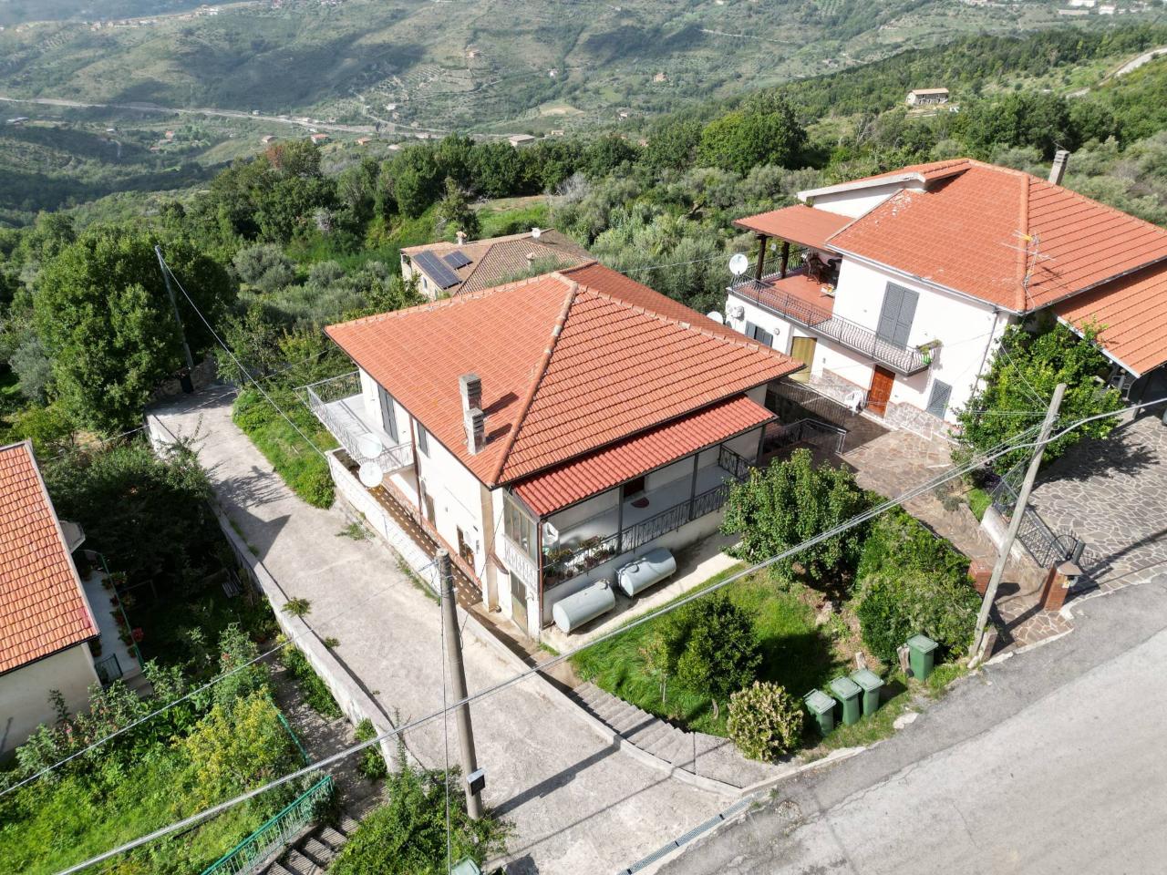 Appartamento in vendita a Laureana Cilento