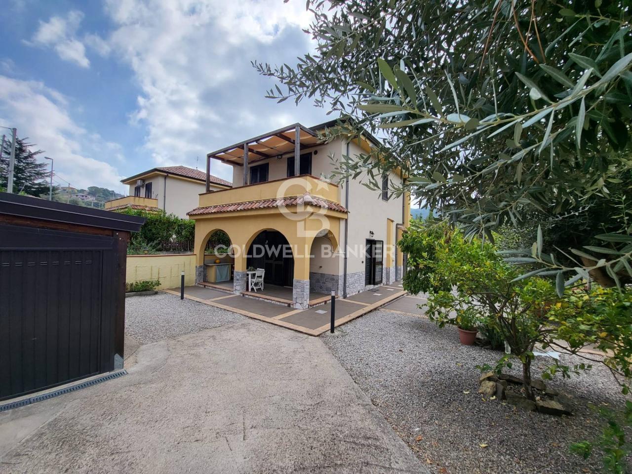 Casa indipendente in vendita a Torchiara