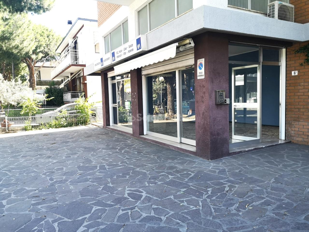 Negozio in affitto a Cattolica