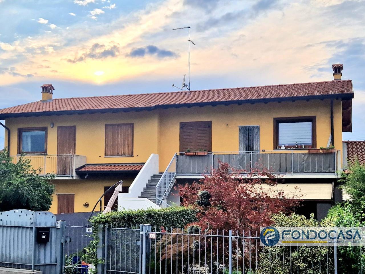 Appartamento in vendita a Carobbio Degli Angeli