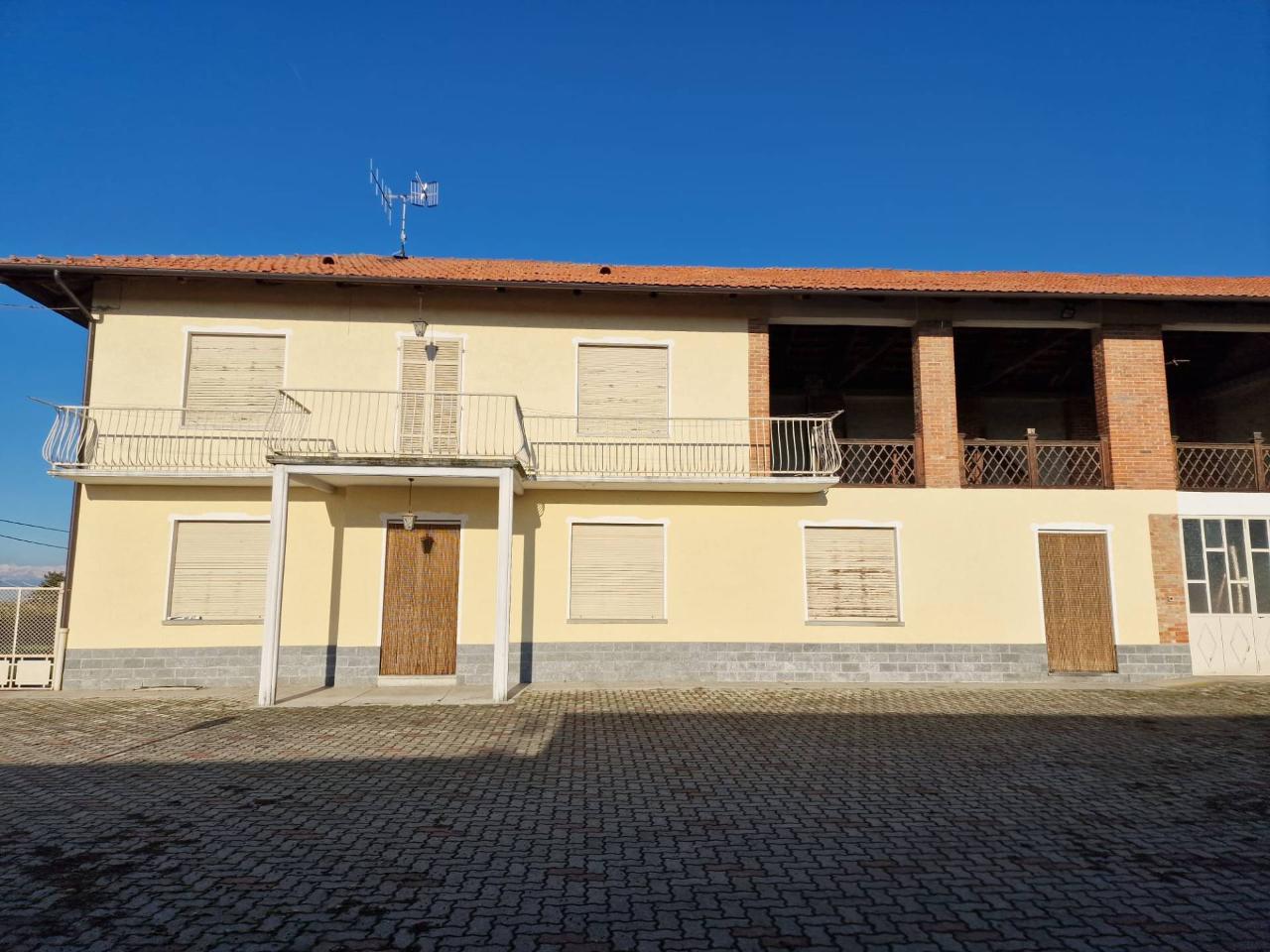 Casa indipendente in vendita a Bra