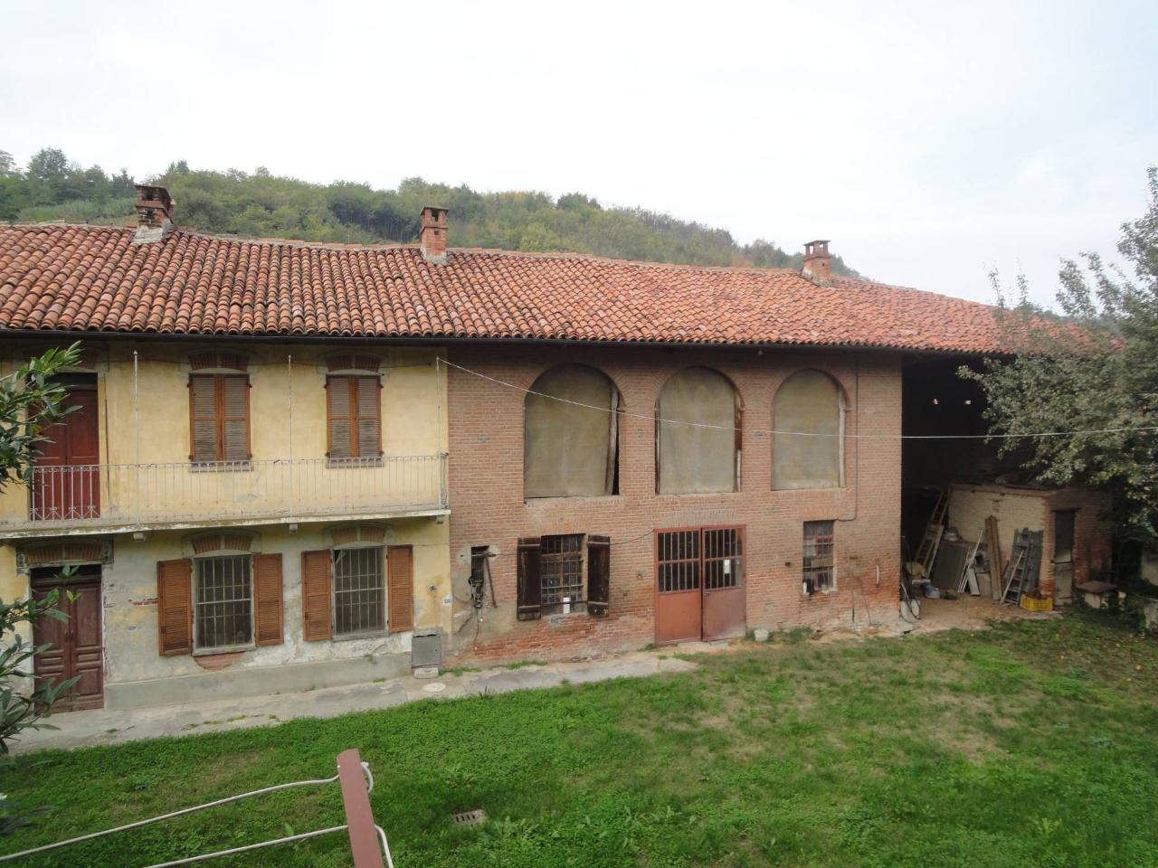 Casa indipendente in vendita a Santa Vittoria D'Alba