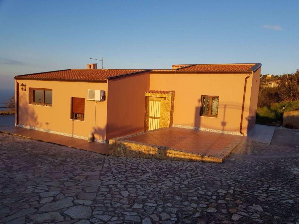 Villa in vendita a Cefalu'