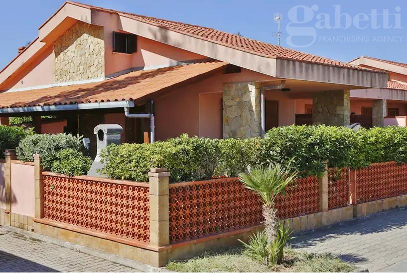 Villa in vendita a Campofelice Di Roccella