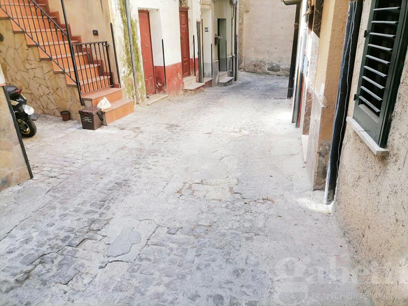 Casa indipendente in vendita a Castelbuono