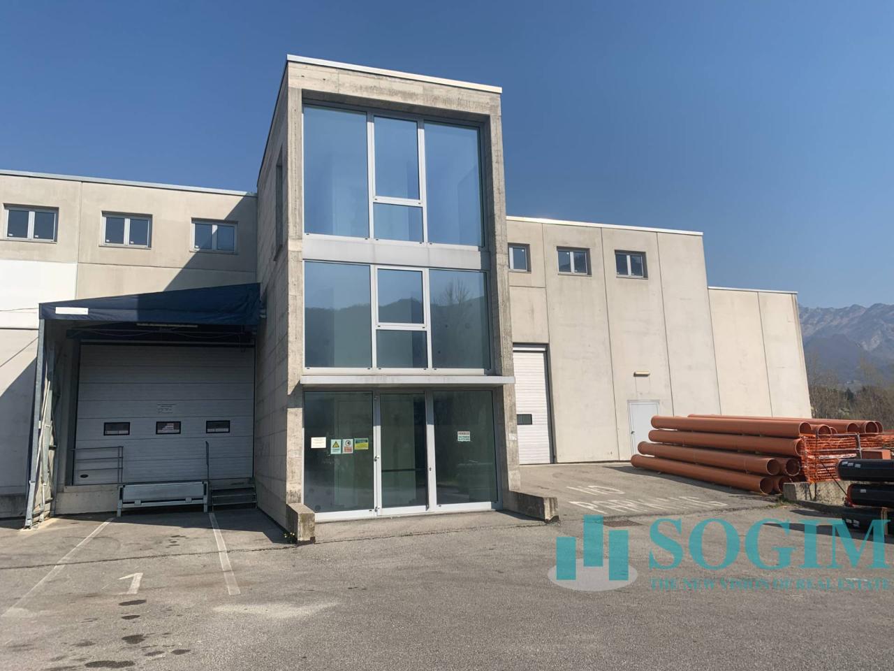 Capannone in vendita a Valmadrera