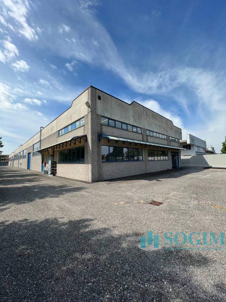 Capannone in affitto a Marcallo Con Casone