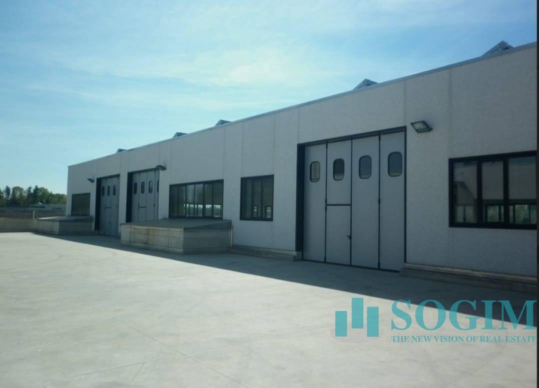 Capannone in vendita a Arsago Seprio