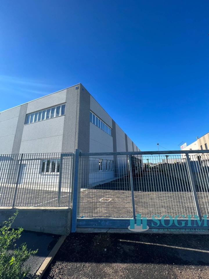 Capannone in vendita a Vittuone