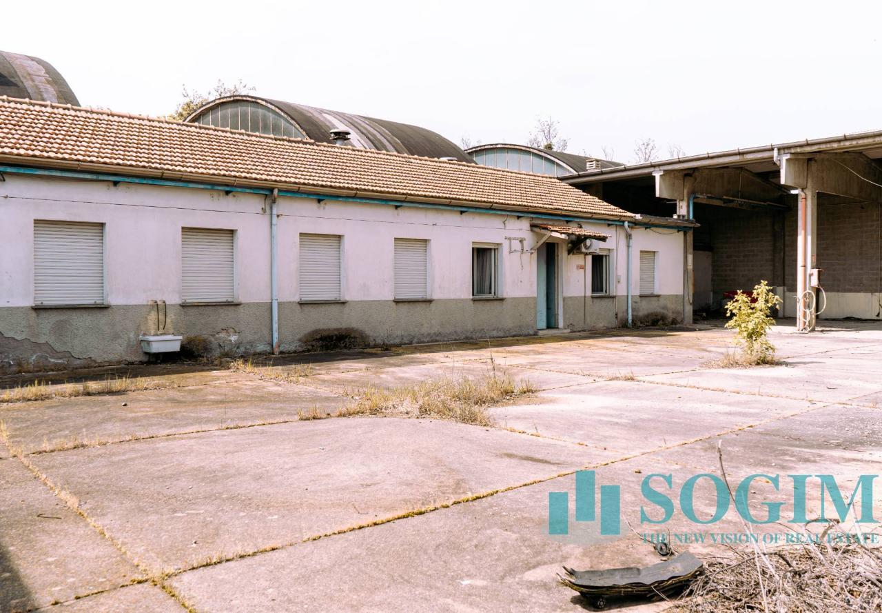 Capannone in vendita a Peschiera Borromeo