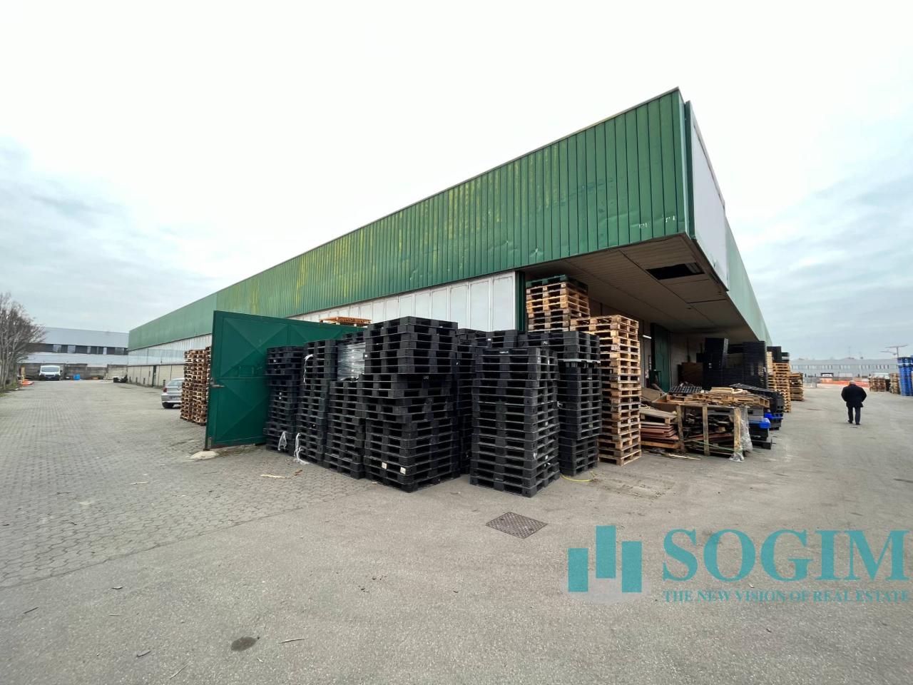 Magazzino in vendita a Buccinasco