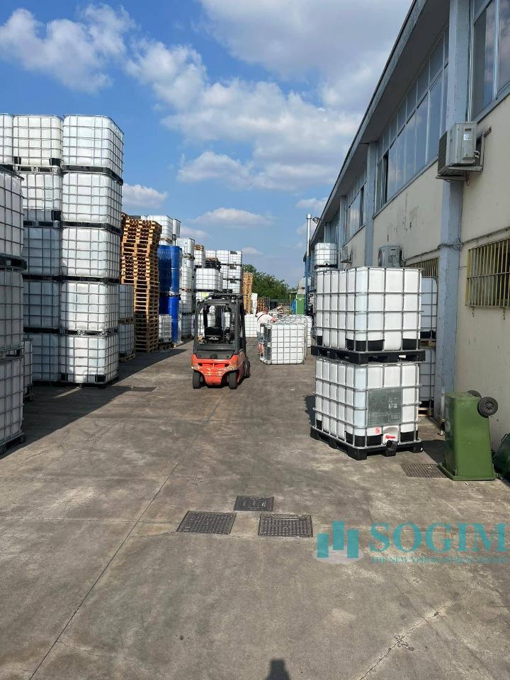 Capannone in vendita a Gaggiano