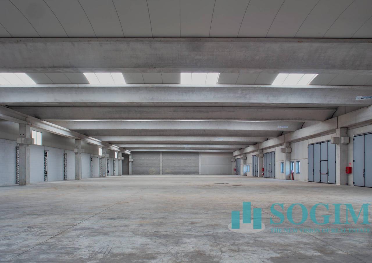 Capannone in affitto a Caronno Pertusella