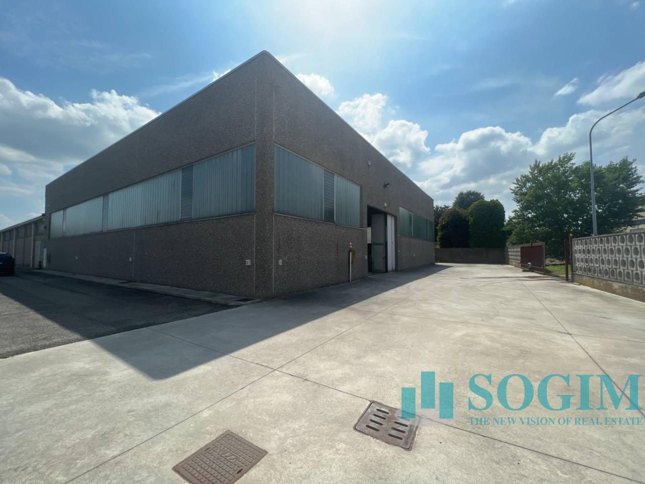 Capannone in vendita a Bernate Ticino