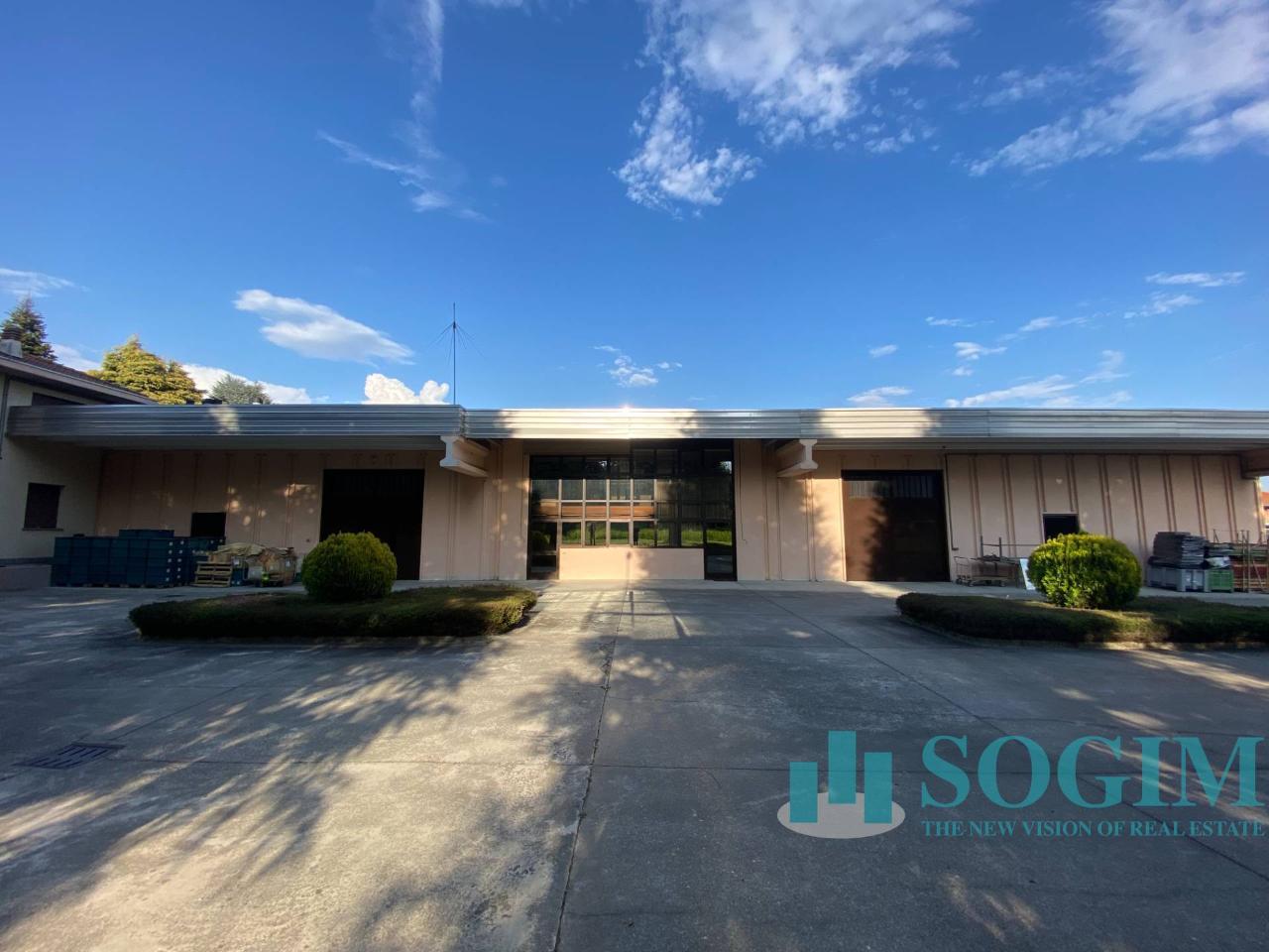 Capannone in affitto a Solbiate Arno