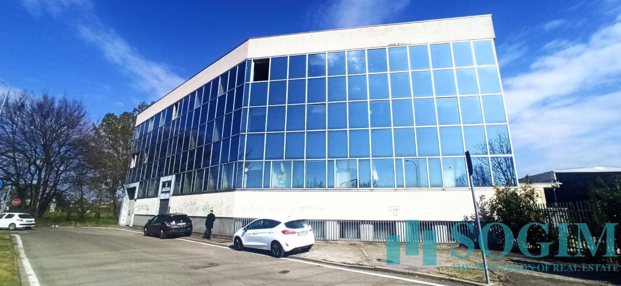 Ufficio in vendita a Peschiera Borromeo
